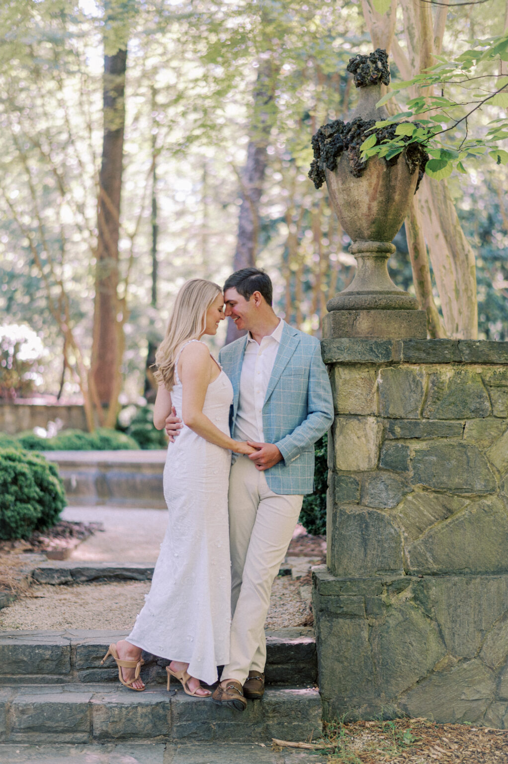 Autumn + Cole / Swan House Engagement | Hannah Miller Photography