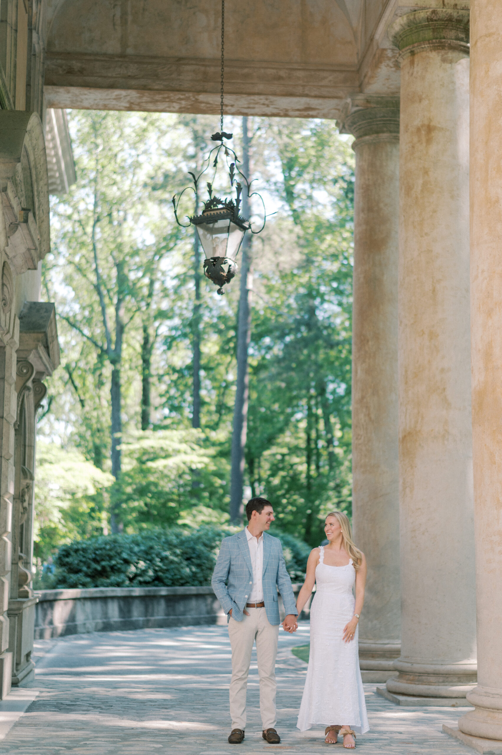 Autumn + Cole / Swan House Engagement | Hannah Miller Photography